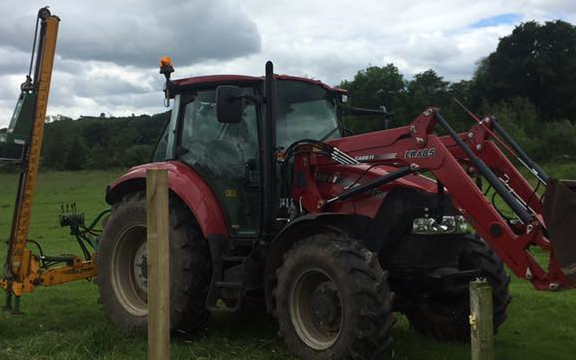 Post knocking tractor and machine - MB land services