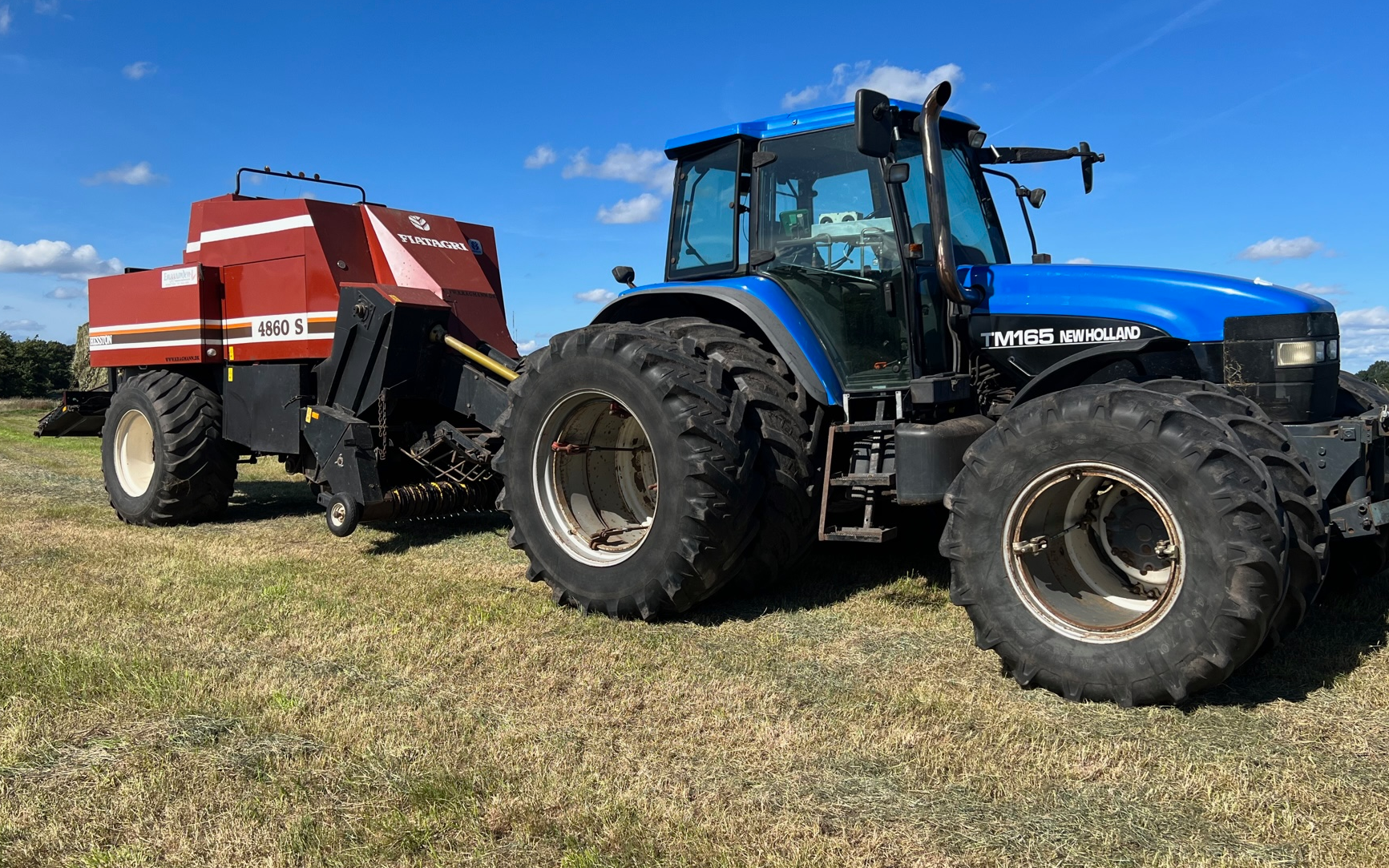 Presning af hø og halm - Enggaarden Markservice