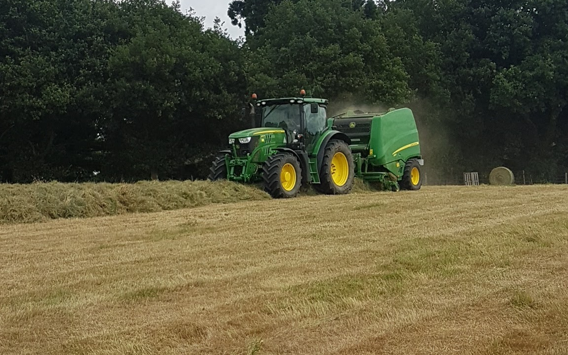 Round baling - Bills Farm Services